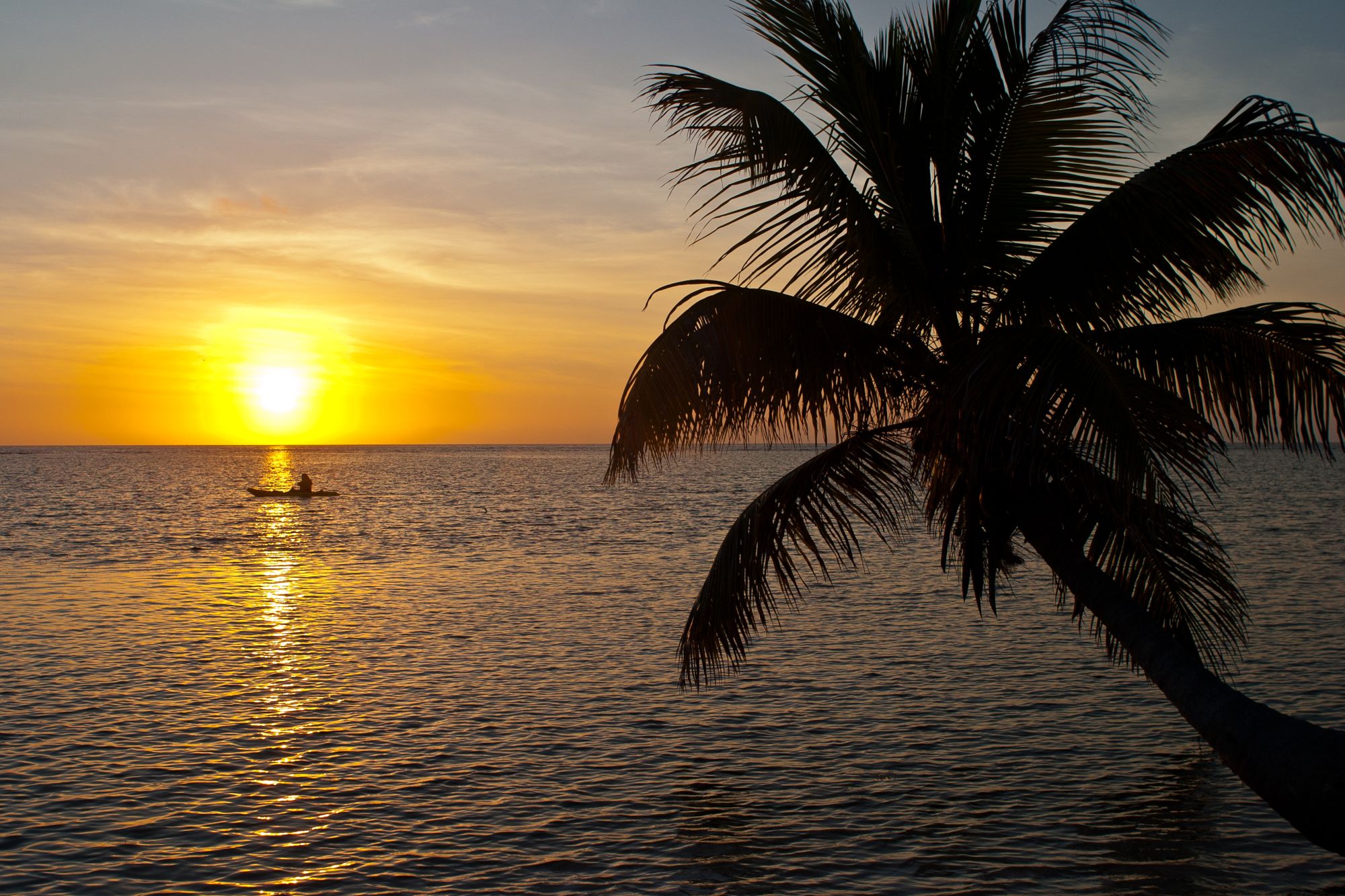 LIVEABOARD DIVING IN Turneffe Atoll - Book Your Turneffe Atoll ...