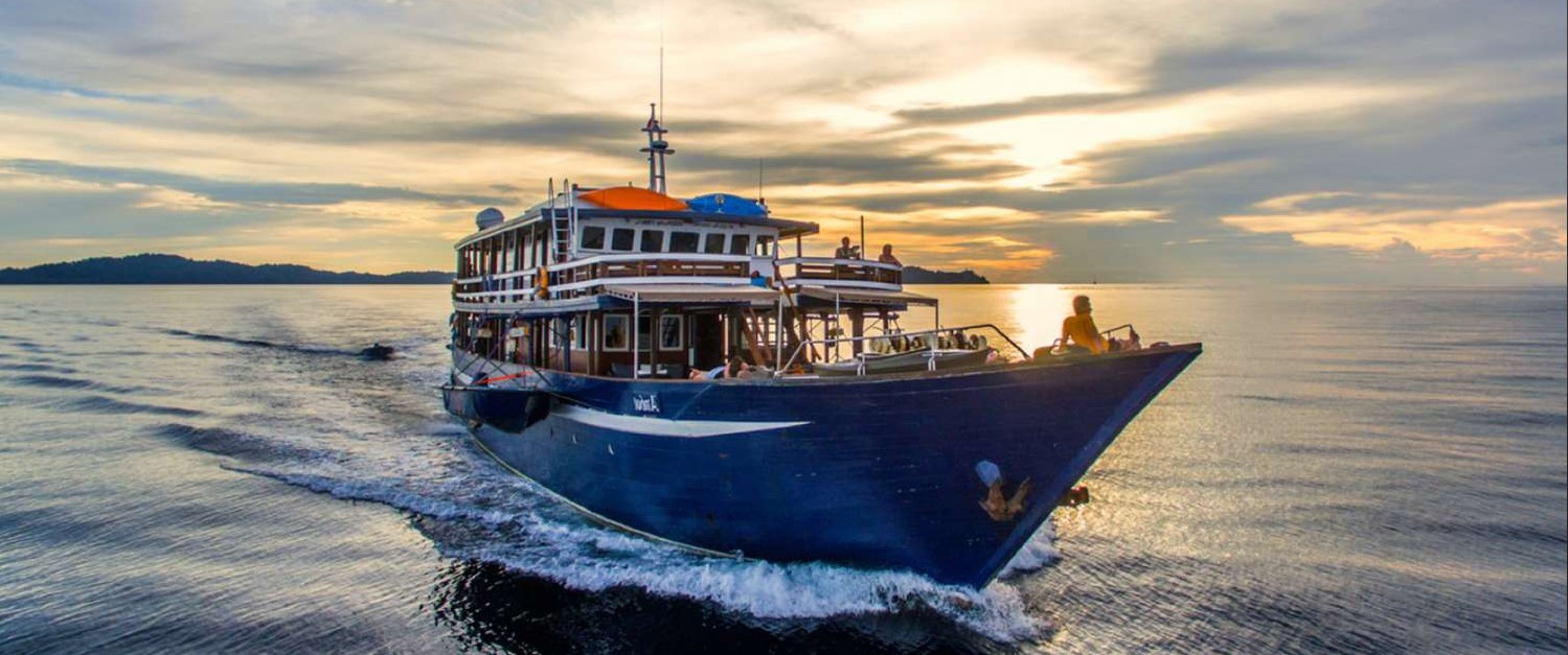 Ambai Liveaboard, Indonesia - Divebooker.com